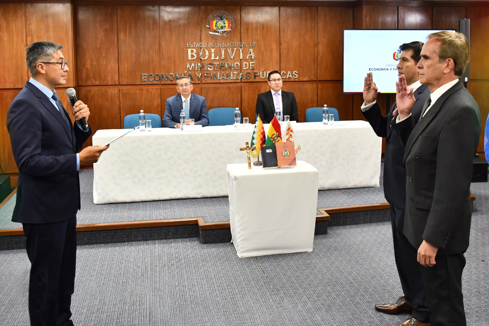 MARIO WALTER REQUENA PINTO ASUME LA DIRECCIÓN EJECUTIVA DE ASFI | ASFI